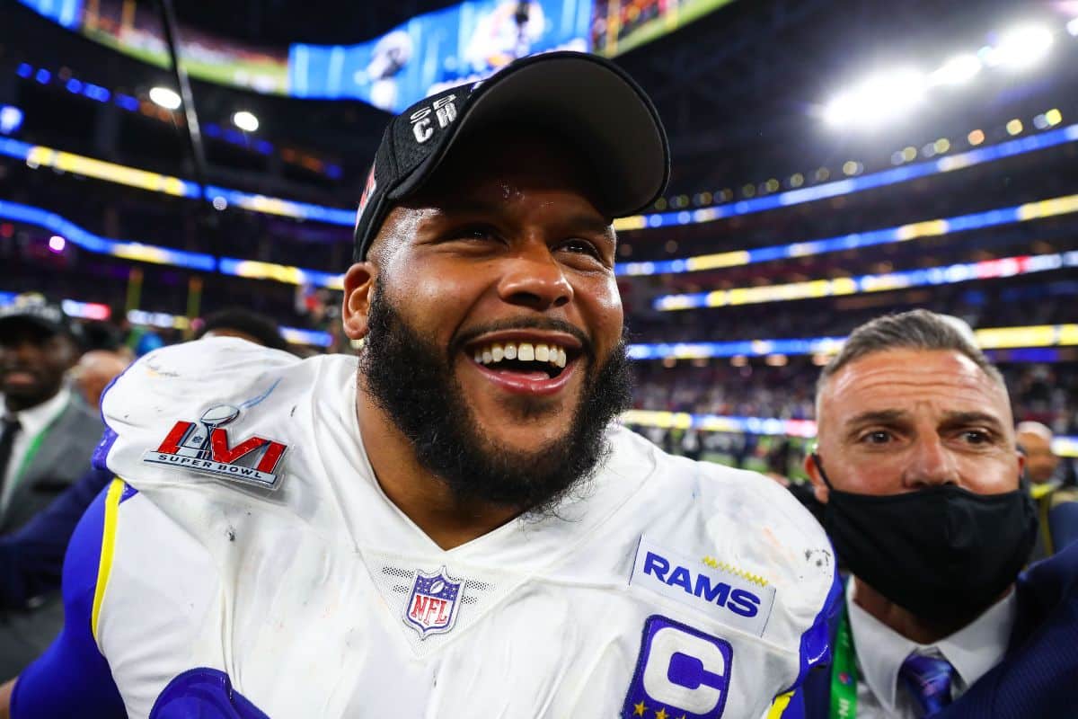 NFL: Astro dos Rams anuncia aposentadoria após 10 temporadas