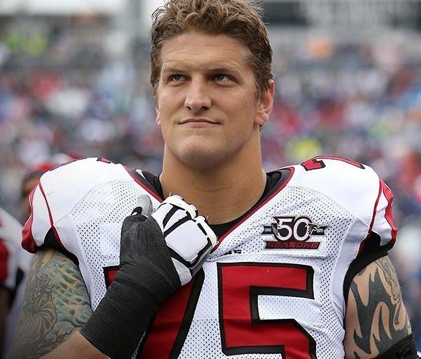 Baltimore Ravens acerta por um ano com o tackle Jake Long