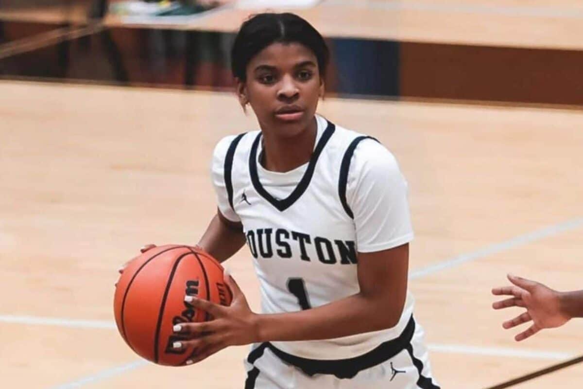 Ja Morant se mete em confusão, enquanto irmã brilha no basquete ...