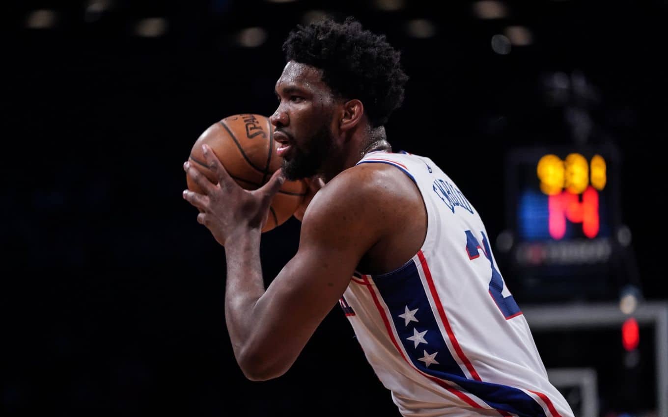 NBA: Joel Embiid é eleito MVP da temporada pela primeira vez - Quinto ...