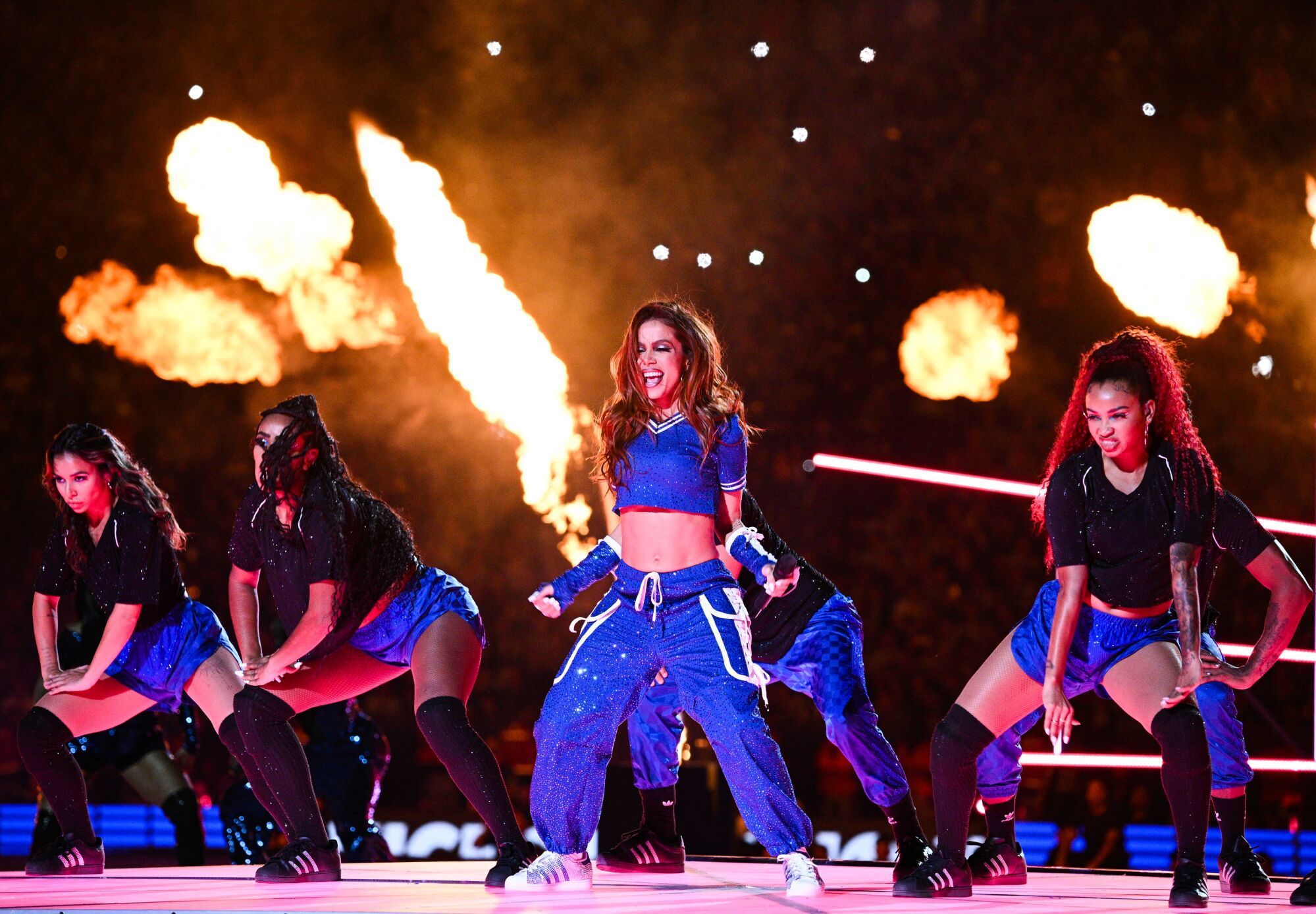 NFL: Anitta no Super Bowl? Cantora recebe carta da entidade e fãs ...